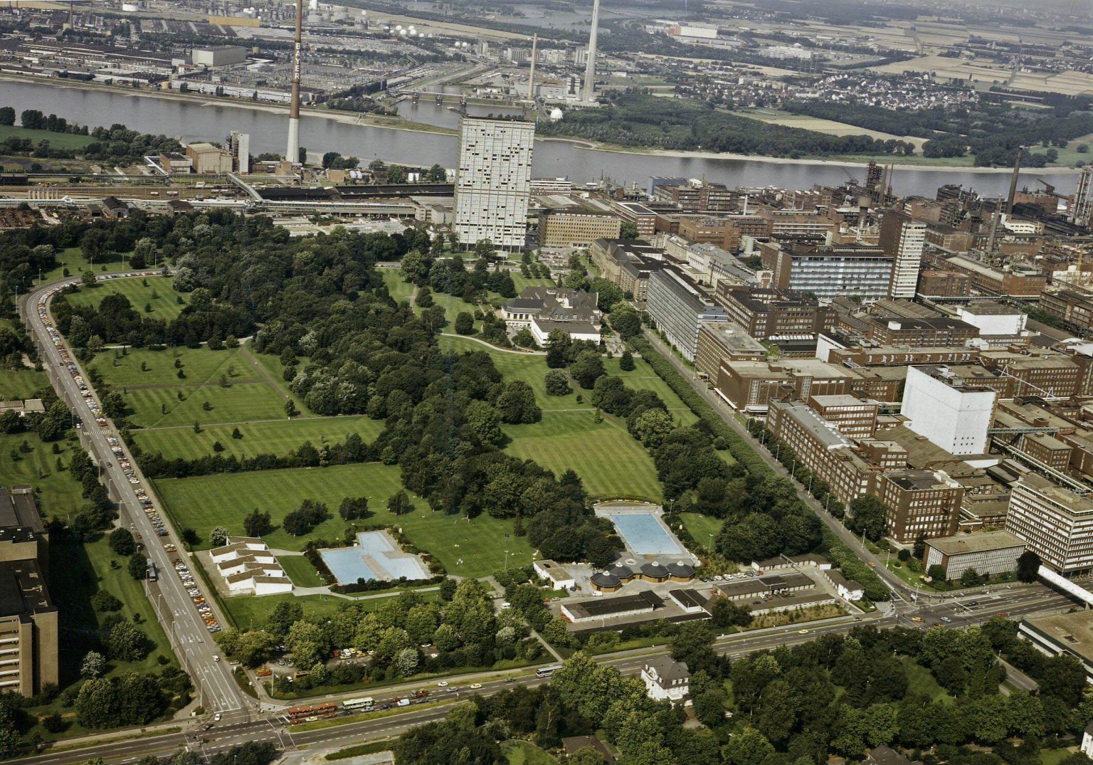 Bayer Konzernzentrale – Industrie Kultur Routen und >> Objekte in ...